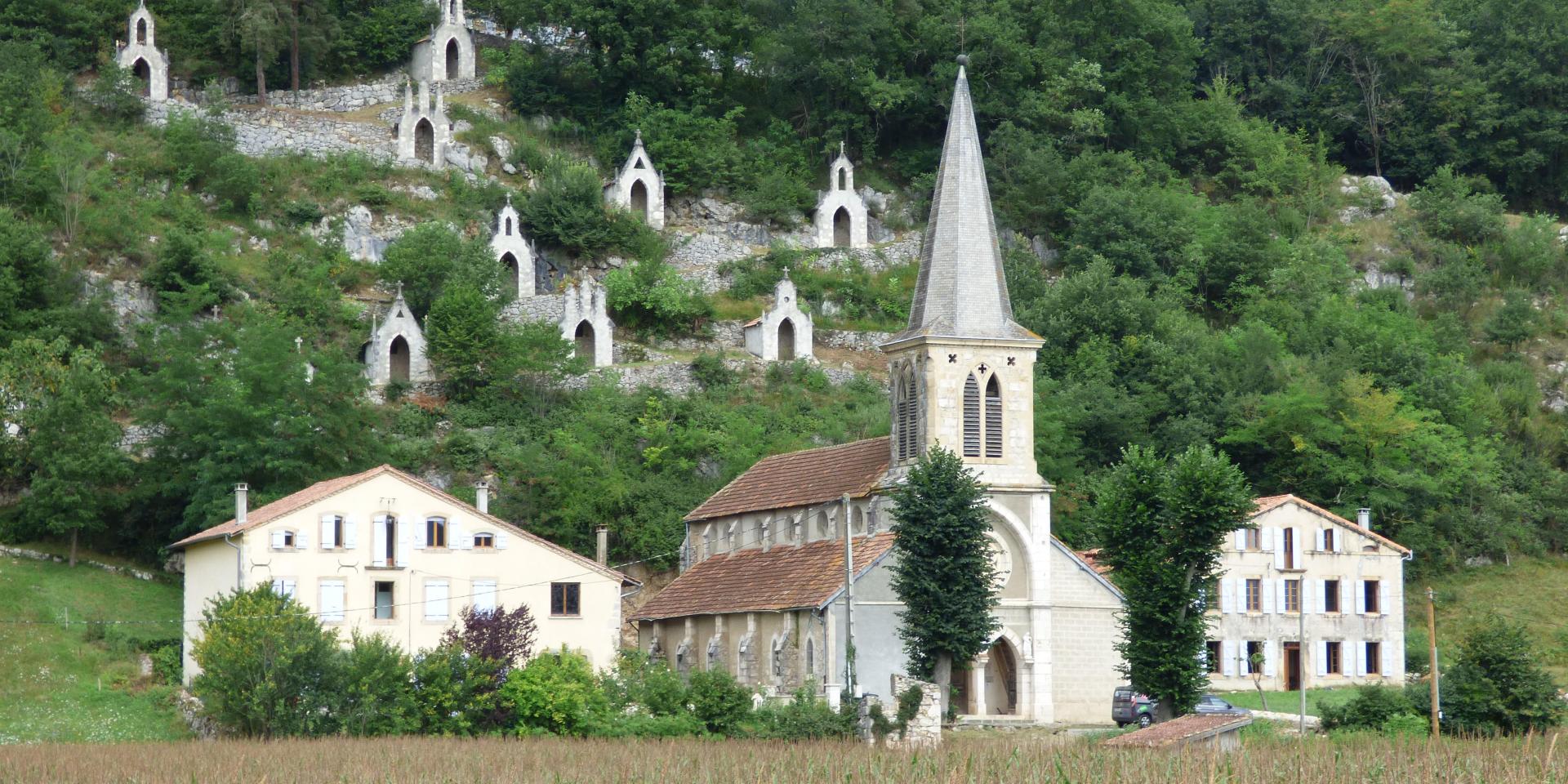 Le Mas d’Azil, village incontournable | Office de tourisme des vallées ...