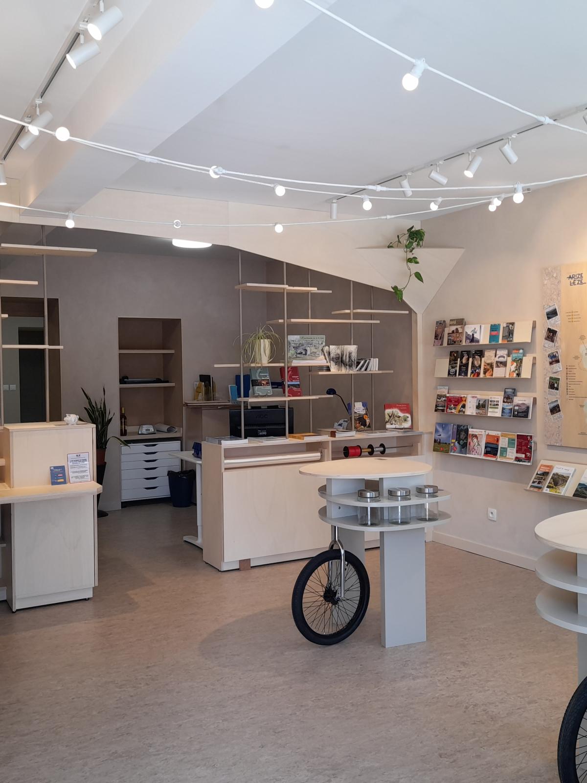 Le Mas d’Azil, village incontournable | Office de tourisme des vallées ...